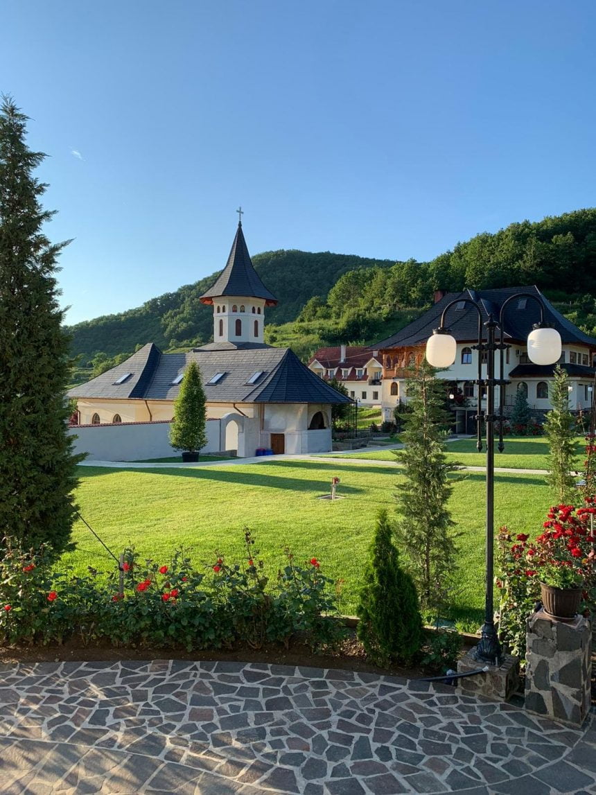 Sărbătoare: Mănăstirea „Sfântul Ilie” de la Nușeni își prăznuiește ...