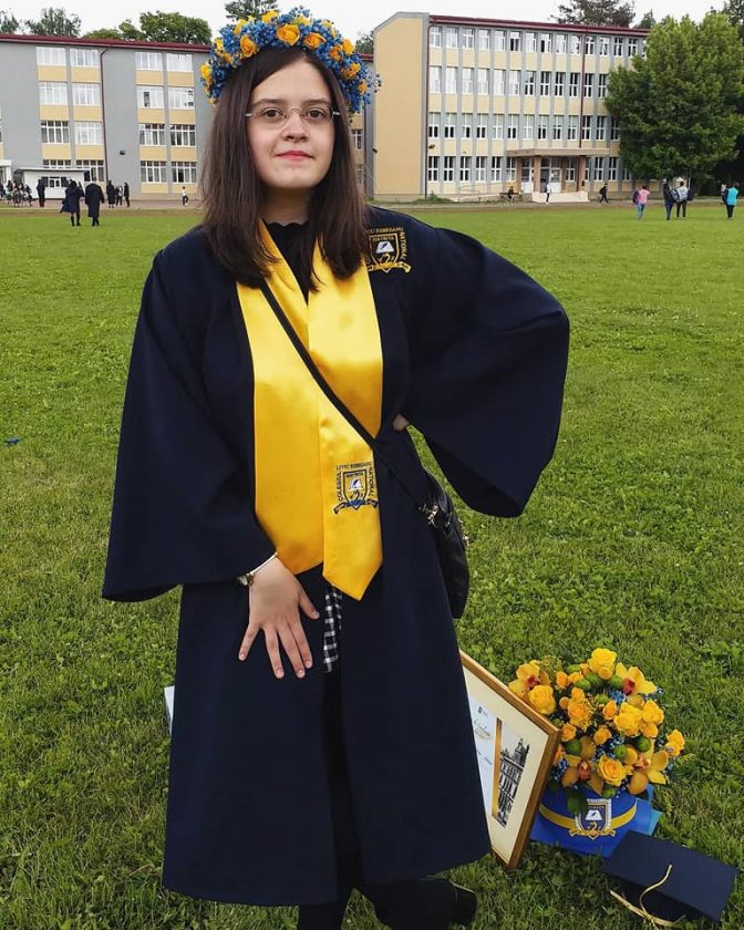 FOTO: Ágnes Müller (CNAM) și Adelina Avram (CNLR), absolventele care au ...