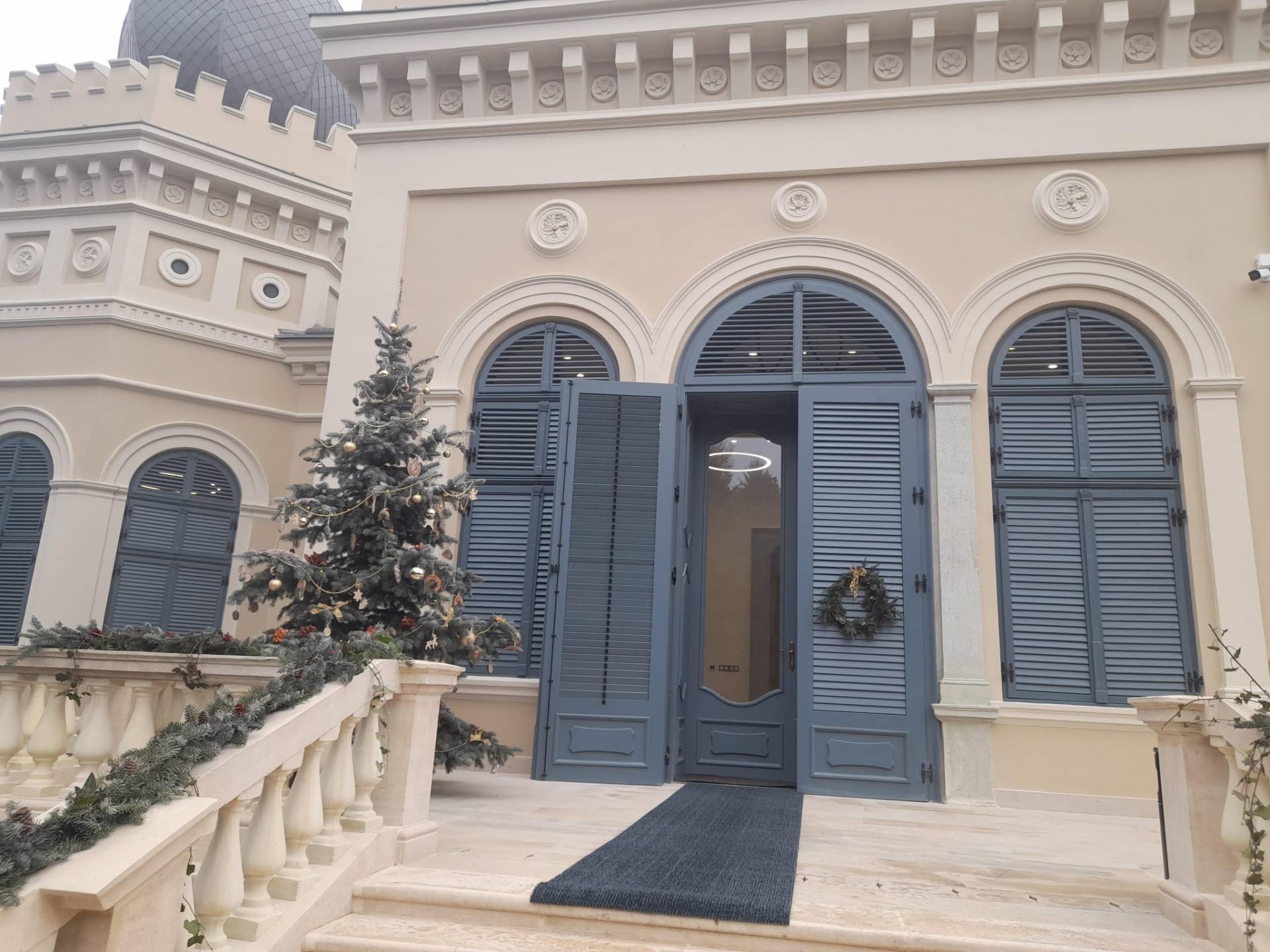 FOTO MAGIC! Castelul Bethlen de la Arcalia, transformat de UBB într-un ...