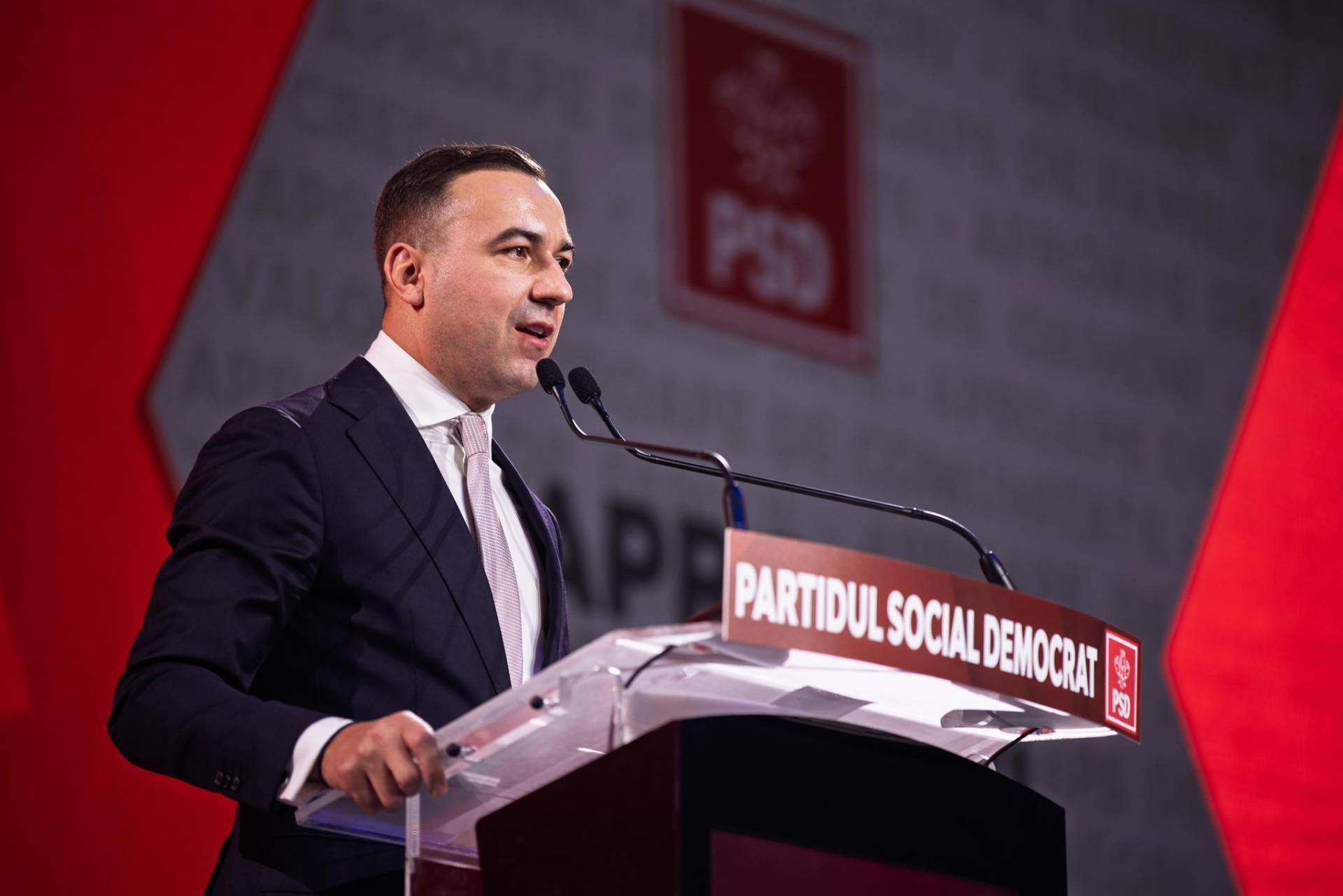 Bogdan Ivan: „La ora 14.00 îmi depun demisia. Până atunci, vreau să las ...